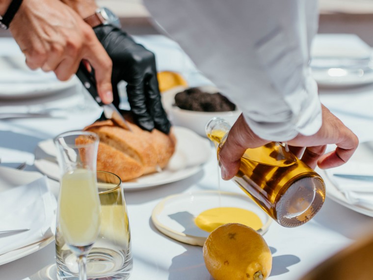 LIMONETO Restaurant & Beach