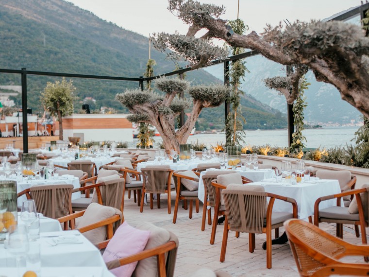 LIMONETO Restaurant & Beach