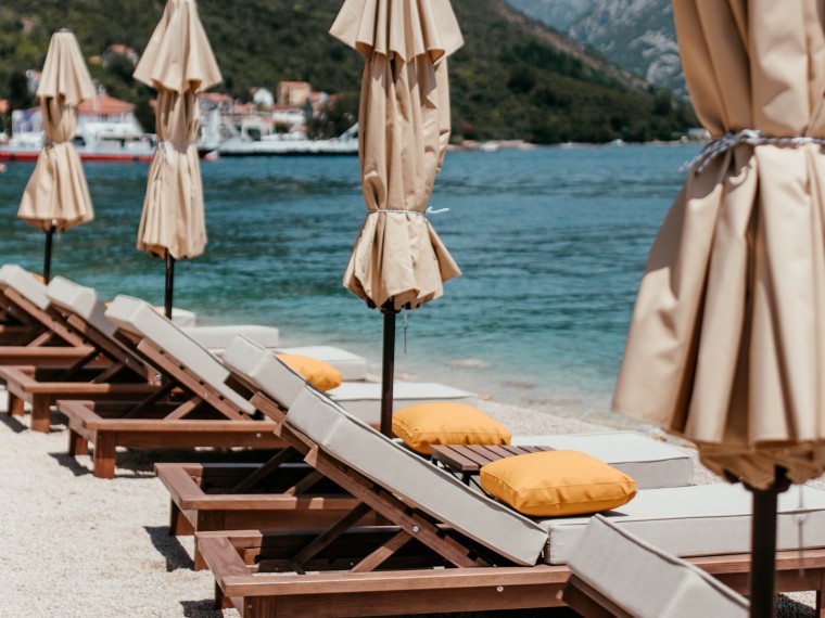 LIMONETO Restaurant & Beach